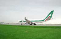 China 40mm Pile Height Anti-abrasion Artificial Turf for Airport Scenarios for sale