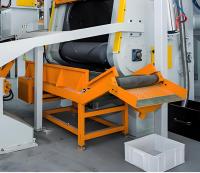 China Rubber Belt Tumble Drum Shot Blasting Machine Q32 Series 200kg to 1350kg Batch Cleaning for sale