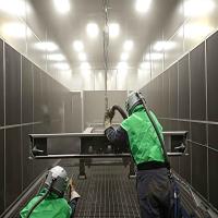 China Custom Walk-in Sandblasting Room for Large Metal Workpieces Cleaning for sale