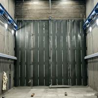 China Custom Walk-in Sandblasting Room for Large Metal Workpieces Cleaning for sale