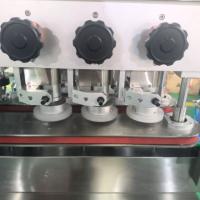 China Automatic Perfume Lip Gloss Tube Bottle Screw Capping Machine 50-150 BPM for 20-300ml Containers for sale