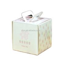 China Customized Hot Stamping Kraft Paper Bag with Carry Handles and Recyclable Material for sale