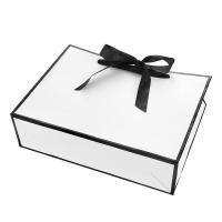 China Custom Printing Paper Gift Bags White Cardboard Shopping Bag For Shoes Clothing for sale