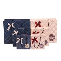 China Offset Printing Paper Bag With Handle Recyclable Gift Shopping Bag Customized for sale