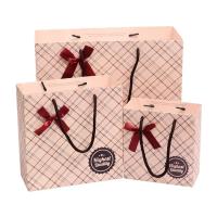 China Offset Printing Paper Bag With Handle Recyclable Gift Shopping Bag Customized for sale