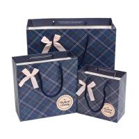China Offset Printing Paper Bag With Handle Recyclable Gift Shopping Bag Customized for sale