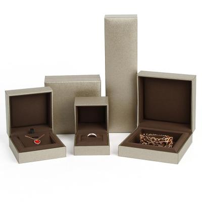 China Customized Luxury Jewelry Gift Box for Earrings Bracelets Necklaces Elegant Packaging for sale