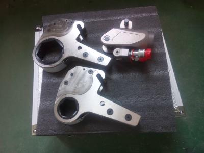 China Low Profile Hydraulic Torque Wrench 2PDCT 232-2328 Nm Hexagon Cassette Hydraulic Torque Gun for sale