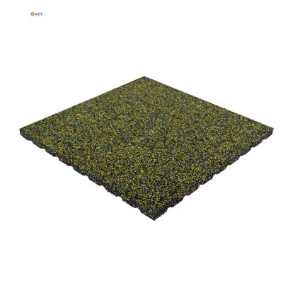 China Fireproof Rubber Gym Flooring Tiles 500×500mm to 1000×1000mm Sizes 15-50mm Thickness for sale