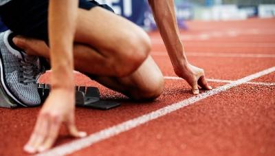 China Professional Running Track Installation Equipment 10-50m Length 8-20mm Thickness with ISO/SGS/CE Certification for sale