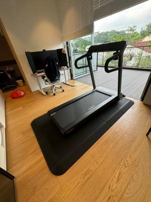 China 8mm Thick Commercial Rubber Gym Flooring Roll - CE Certified Anti-Slip Sound Absorbing Fitness Matting for sale