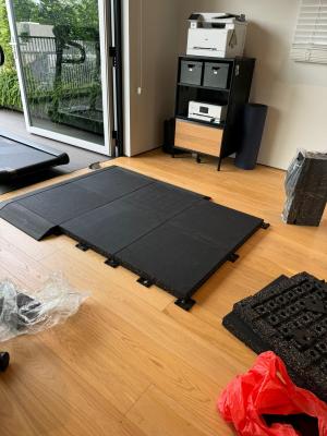 China 8mm Thick Commercial Rubber Flooring Roll - Anti-Slip Gym Mat with CE/ROHS/SGS Certification for sale