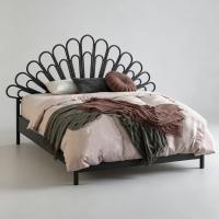 China Modern Nordic Metal Bed Frame Minimalist Princess Style Iron Bed for Bedroom Furniture, Available in 1.5m and 1.8m Sizes for sale