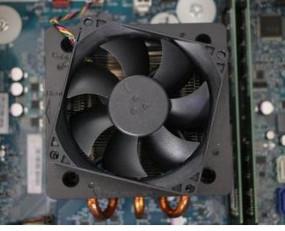 China Customizable DC Cooling Fan with 2.4W Power and Signal Output for sale