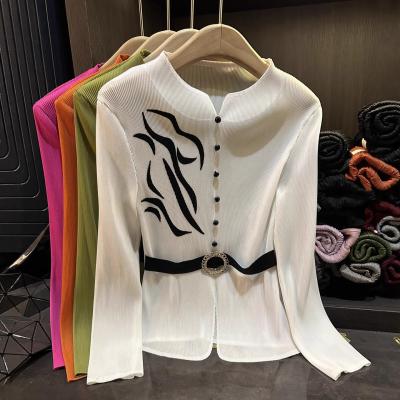 China Autumn new European and American fashion printed pleated print V-neck T-shirt with slimming and versatile long sleeved top for sale