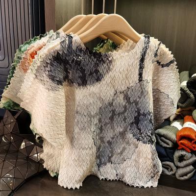 China Women's High-End Summer Short-Sleeved T-Shirt Corrugated Design Jacquard Pleated Loose Top Anti-Pilling Knitted Fabric for sale