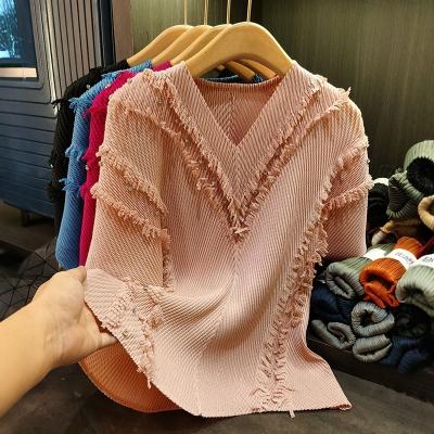 China Women's High-End Dragon Scale Pleated V-Neck Top New Design Solid Color Casual Loose Short Sleeve T-Shirt for Spring/Summer for sale