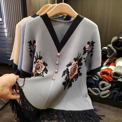 China Women's Elegant Retro Dragon Scale Pleated Print V-Neck T-Shirt Loose Fit Summer Casual Solid Contrast Top Tassel Hem Knitted for sale