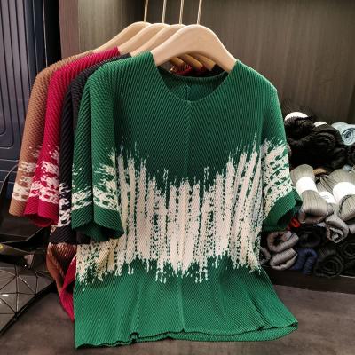 China High-End Summer Elegant Fashion Women's T-Shirt Dragon Scale Pleated Color-Block Print Loose Simple Versatile Plus Size for sale