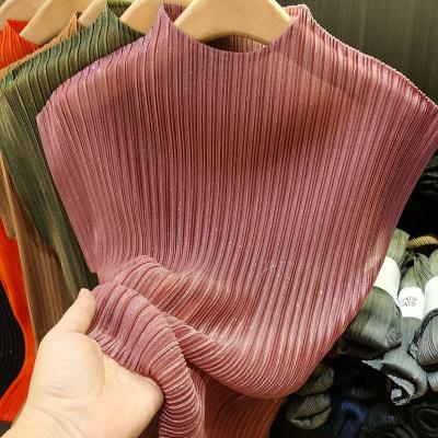China Versatile Slimming Bright Pink Pleated T-Shirt for Women Spring Summer Casual Style Loose Fit Knitted Top with Solid Pattern for sale