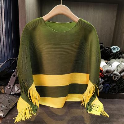 China Niche Design Summer Pleated Top for Women Casual Loose Plus Size Neck Cape Tassel Color Block Made Polyester Knitted for sale