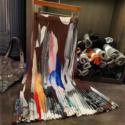 China Women's Retro Style Summer Half Skirt New Casual Elastic Waist Pleated Mid-Length Design Oil Painting Contrasting Detail for sale