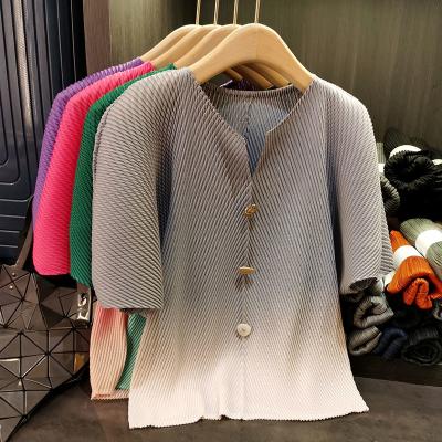 China Elegant Gradient Dragon Scale Pleated V-Neck Design High-End Summer Top Casual Loose Large Size Anti-Pilling Short Solid for sale