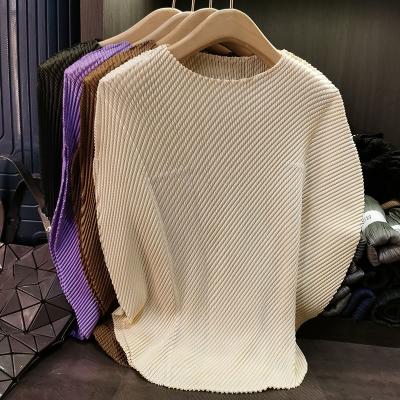 China Women's Loose-Fitting Batwing Sleeve T-Shirt for Spring Summer Casual New Solid Color Dragon Scale Design for sale