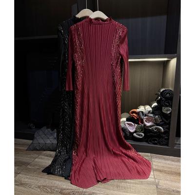 China High end women's dress with elegant temperament, pleated gold foil plus plus size women's dress for sale