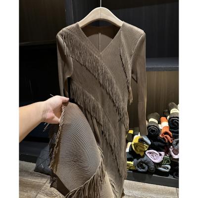 China Autumn New High-End Elegant Solid Color V-Neck Ruched Tassel Dress for Women Casual Mid-Length Satin Versatile and Slimming for sale