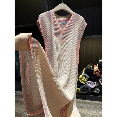 China 2025 Women's Elegant Age-Reducing Long Ethnic Style Simple Pleated High Elasticity Plus Size Floor-Length Color Block Solid for sale