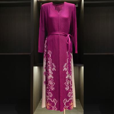 China Autumn new high-end fashion V-neck dragon scale pleated printed loose plus size dress for sale