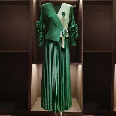 China Elegant temperament, contrasting colors, pleated plus size dress, autumn new style, lace up slimming dress for sale