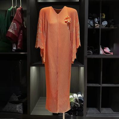 China High-End Plus-Size Casual Dress Pleated Dragon Fish Scale Design Solid Color V-Neck Batwing Sleeve Loose Elegant for Autumn for sale