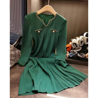 China Autumn Loose Plus Size Casual Dress with Elegant Dragon Scale Pleated V-Neck Long Sleeve Solid Color Breathable Woven Waistline for sale