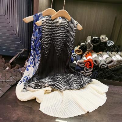 China Summer High-End Elegant Gradient Color Neck Sleeveless Dress Sweet Pleated Mid-Length Skirt New Goddess Style Casual Chiffon for sale