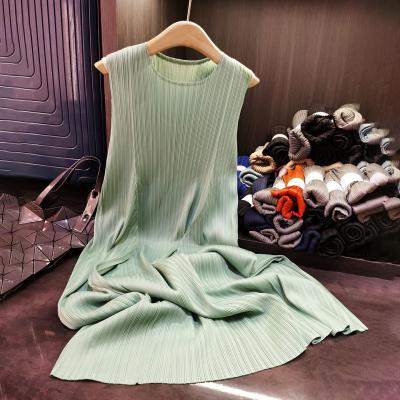 China Premium Summer Sleeveless Mid-Length Dress Elegant Simple High-End Casual Style with Solid Color Versatile Slimming Neck Dress for sale