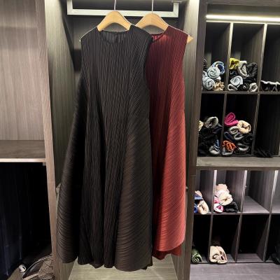 China High Quality Summer New Casual Mid-Length Knee-Length Skirt Pure Color Neck Sleeveless Pleated Versatile Loose Version Chiffon for sale