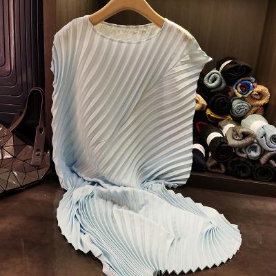 China Women's Summer New Pleated Loose Plus Size Midi Dress Solid Color round Neck Woven Irregular Dress for sale