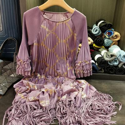 China Women's Pleated Dress with Gold Foil Print Tassel-Less Mid-Length Chiffon Skirt Socialite Look for sale