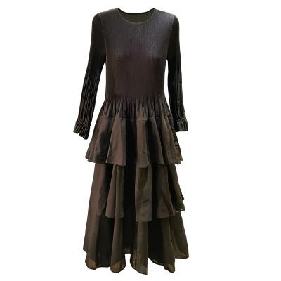 China Women's High-End Elegant Pleated Cake Skirt Dress Age-Reducing Ruffle Casual Style Floor-Length Chiffon Long-Sleeved Neck for sale