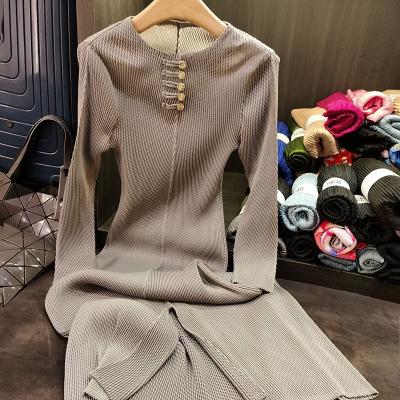 China Elegant Mid-Length Spring New Fashion  Stretch Slim Fit Casual Dress Solid Color Fish Scale Pleated Natural Button for sale