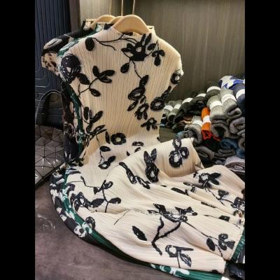 China High-end Graceful Stand Collar Short-sleeved Printed Pleated Dress Slit Mid-length Dress for Women Summer for sale