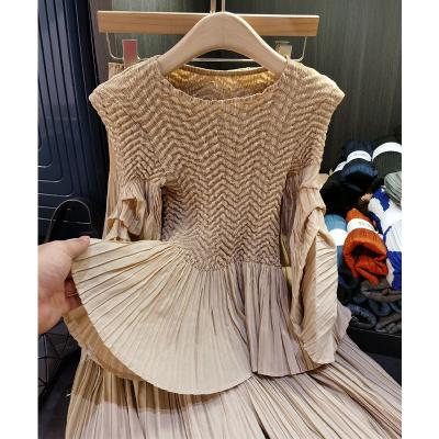 China Nice Fashion Simple Pleated Suit Women's New Autumn Simple Design Pleated Top Wide Leg Pants Two-piece Set for sale
