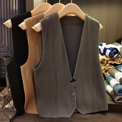 China Women's 2024 Summer New Pleated Vest Fashionable All-Match Solid Color Coat Single-Breasted Sleeveless Waistcoat for sale