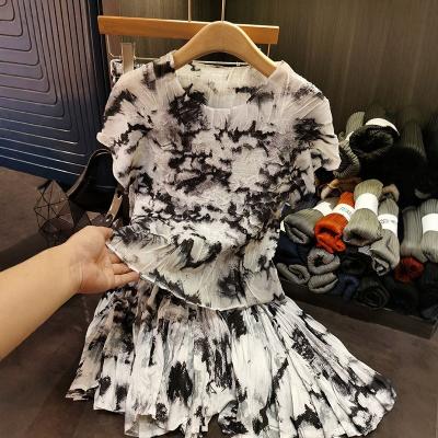 China Women's High-End Niche Tie-Dye Printed Pleated Casual Set Short Length Tops and Above Knee Shorts for Summer for sale
