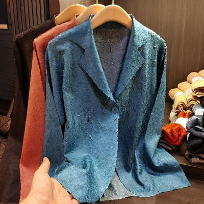China Women's Pleated Casual Small Suit Top Long Sleeve Short Coat with Single Button Closure Solid Design Top Women's Fashion for sale