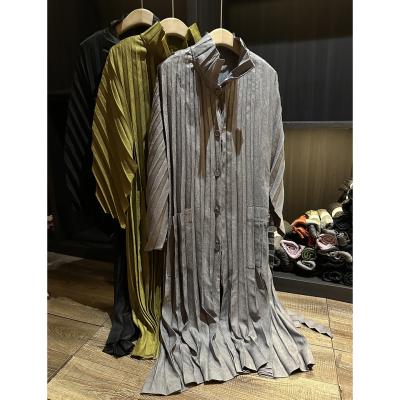 China Elegant temperament, solid color, casual lapel coat, autumn new item, pleated loose oversized long sleeved coat for sale
