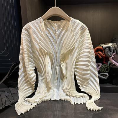 China Autumn new simple solid color long sleeved women's striped pleated collar buttonless cardigan temperament commuting Cota for sale