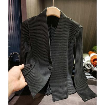 China Women's Elegant Autumn One-Button Solid Color Jacket High-End Slimming Pleated Long Sleeve Casual Waterproof for Simple for sale